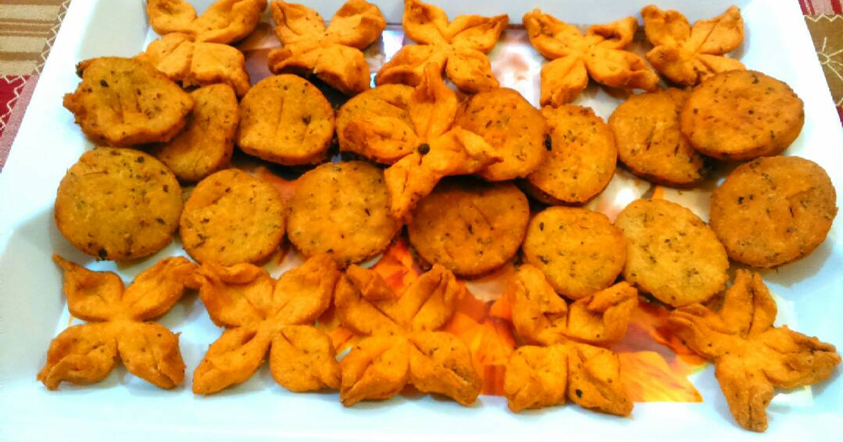 Mathi.... Namkeen Puri Recipe by Kaur Jass - Cookpad