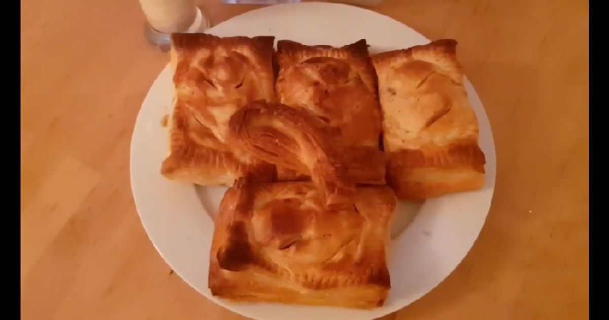 Gregg's Style Cheese N Onion Pasties Recipe by Mehreen's Kitchen and ...