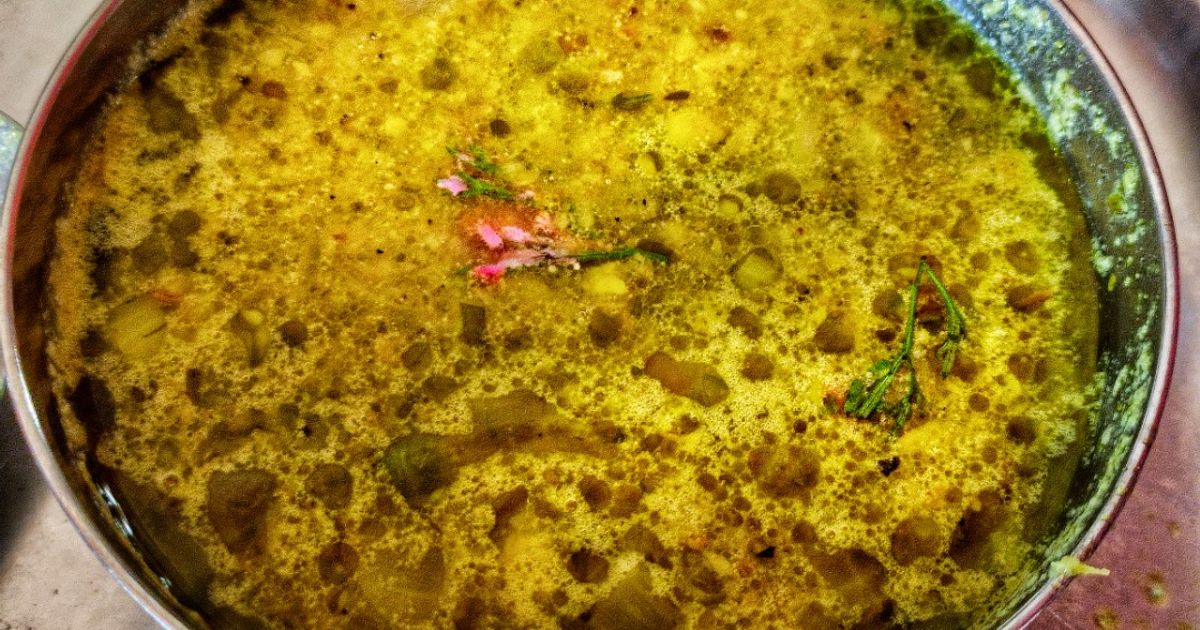 Lilva Beans Green Curry Recipe by Smita Kiran Patil - Cookpad