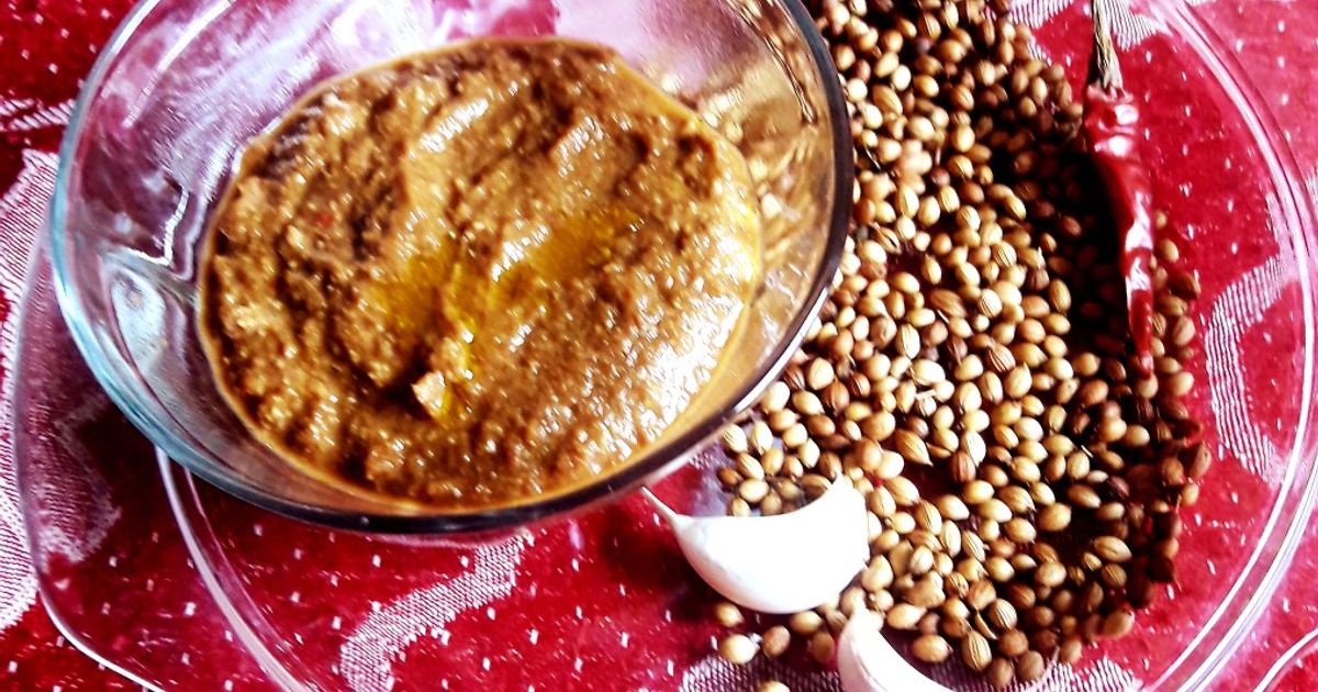 रोस्टेड धनिया और आम की चटनी (Roasted Dhaniya Aur Aam Ki Chutney Recipe ...