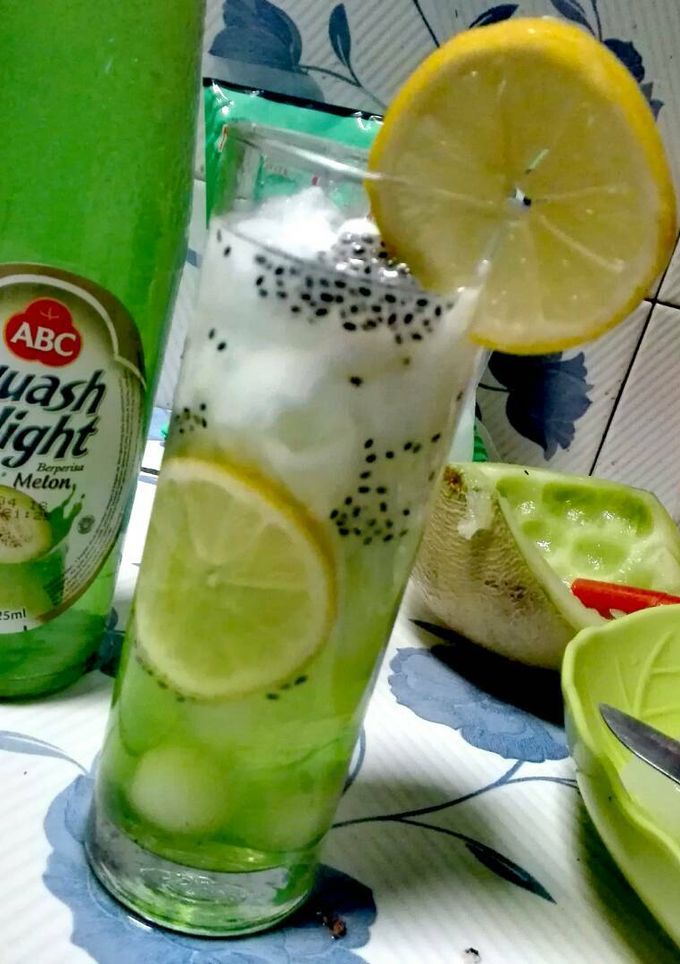 Resep Es Kuwut With Lemon Slice oleh ⁦⁦⁦فطمة - Cookpad