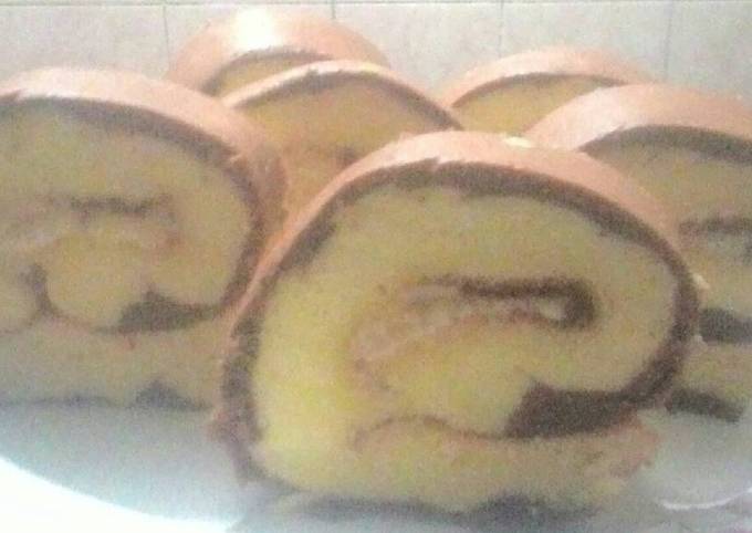 Resep Bolu gulung selai cream cheese oleh Sofia - Cookpad