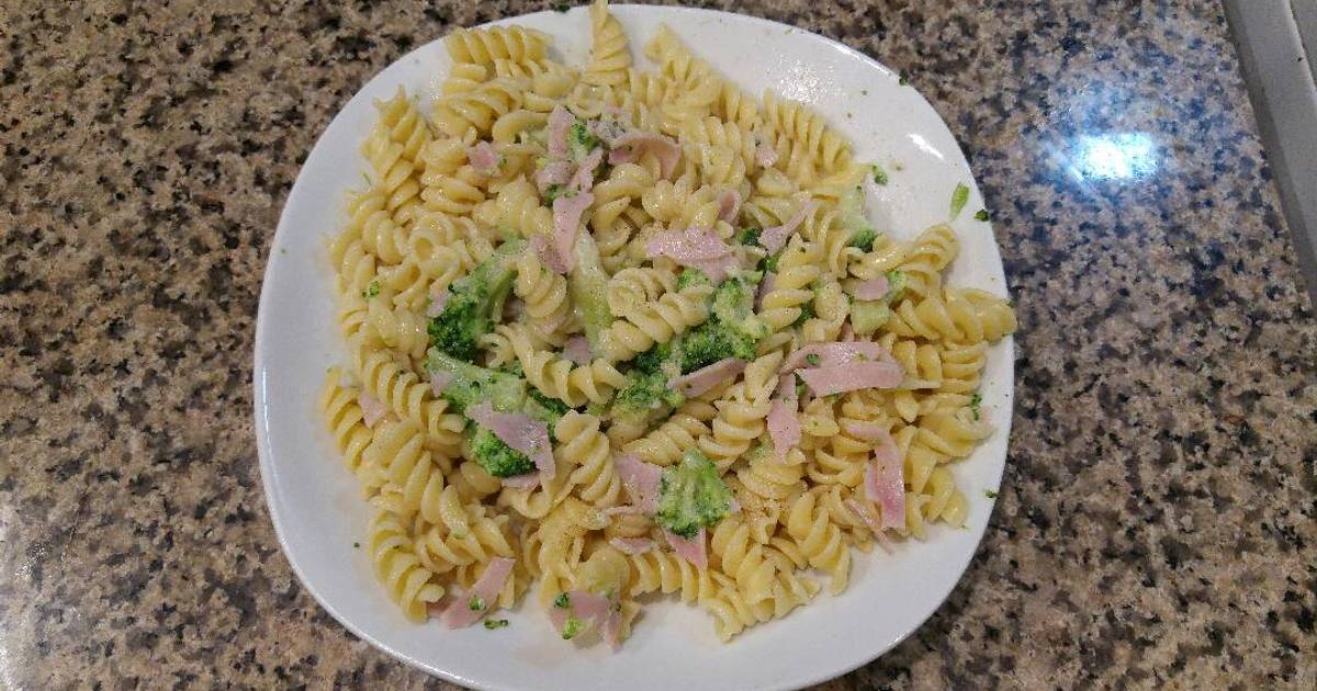 Fideos con jamón y brocoli saborizado Receta de Agustin Pandullo- Cookpad