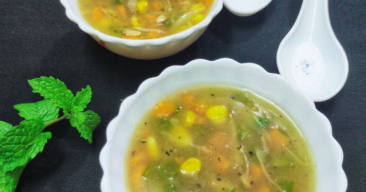 व्हेजिटेबल सूप (Vegetable Soup Recipe In Marathi) रेसिपी Shital shete ...