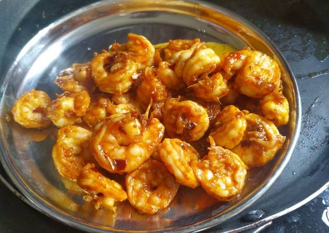 Garlic soya prawns Recipe by CA. Shaswati Dutta - Cookpad