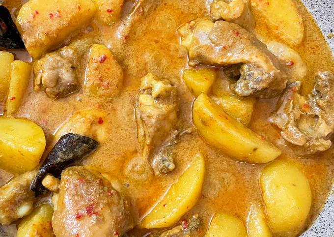 Resep Kari Ayam Kentang oleh Lucyana - Cookpad