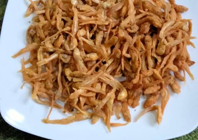 Resep Ikan bilis crispy oleh Iis Yunus - Cookpad
