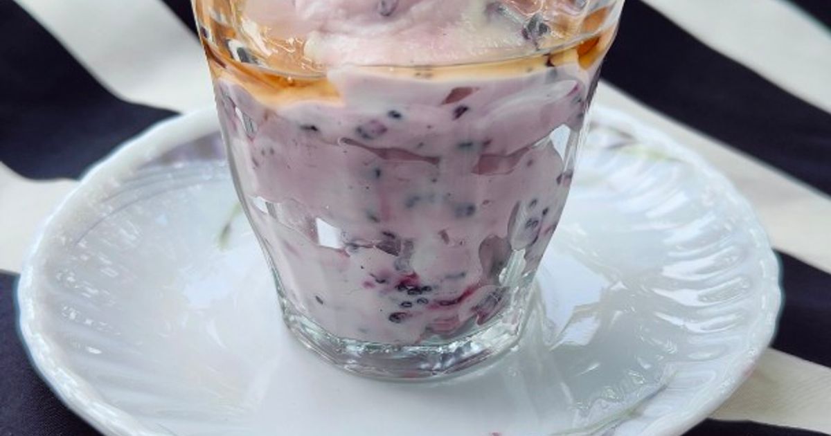 Resep Greek Yogurt Berry oleh Utari Handiyani - Cookpad