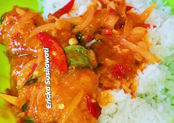 Resep Ikan saos 3 rasa (asam pedas manis) oleh Erika Susilawaty - Cookpad