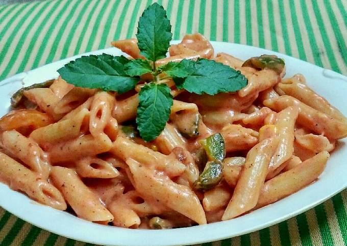 Red cheesy panne pasta Recipe by Vandana Aggarwal (bindu) - Cookpad