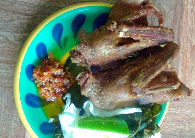 Resep Bebek Goreng Sambal Korek🦆🦃#Bikinramadanberkesan oleh 🍜My Kitchen🍜 - Cookpad