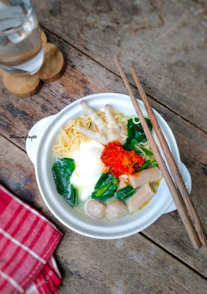 Resep Mie Rebus Kaldu Ceker Pedas oleh Mita.W#MommyFayzel# - Cookpad