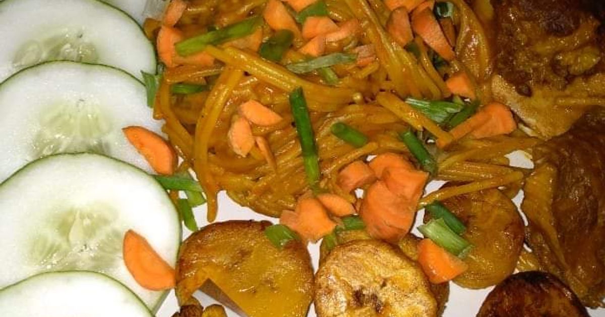 Pasta,Fried Plantain And Veggies Recipe by Homemealss Catering Services ...