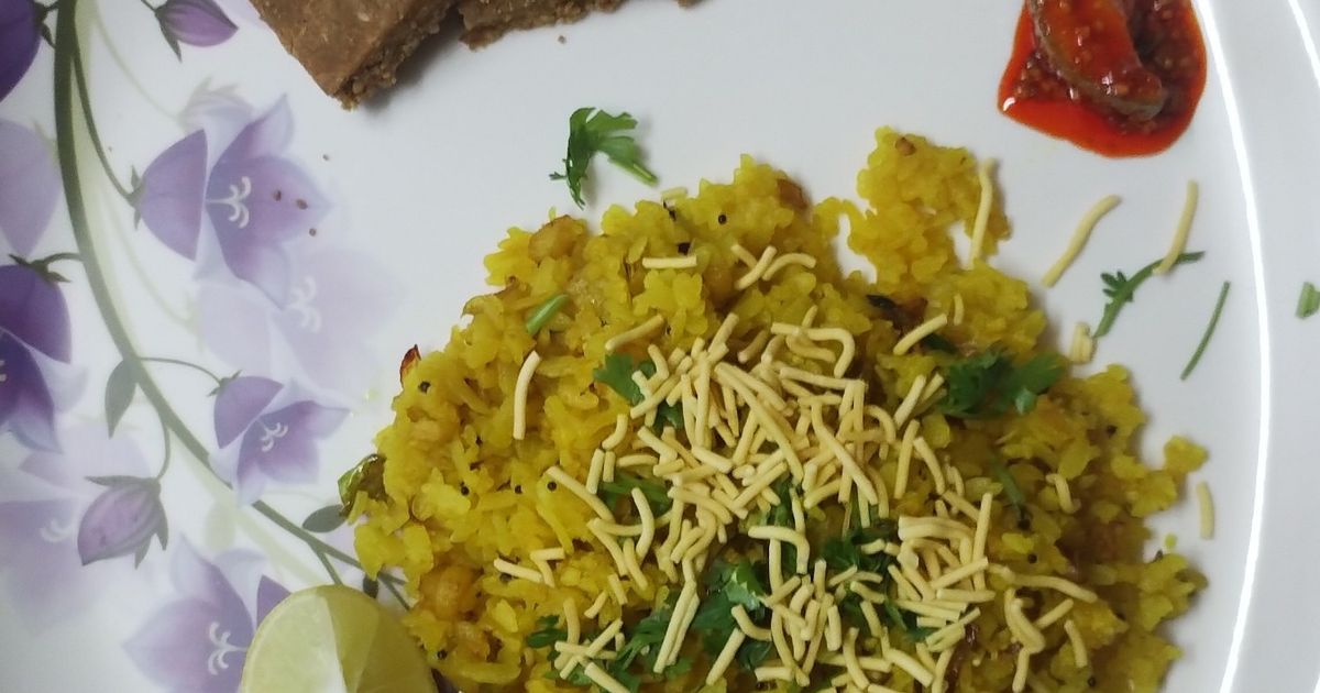 Aloo Poha Recipe by Pragati Hakim - Cookpad