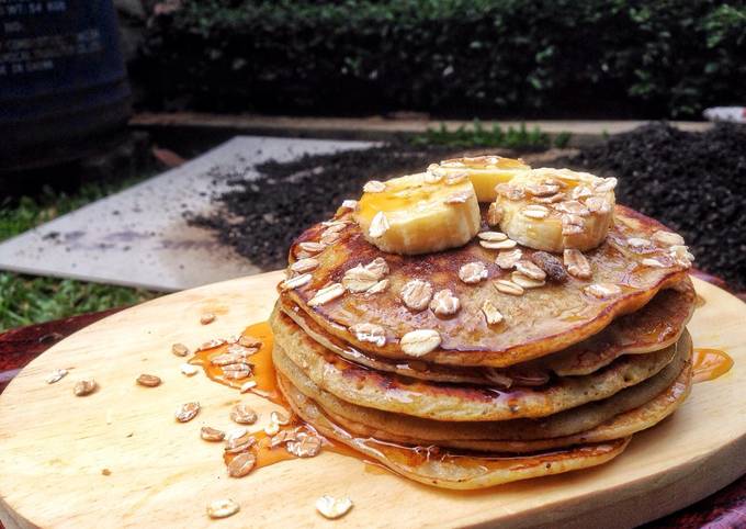 Resep Banana oat pancake oleh Amelia Arbal - Cookpad