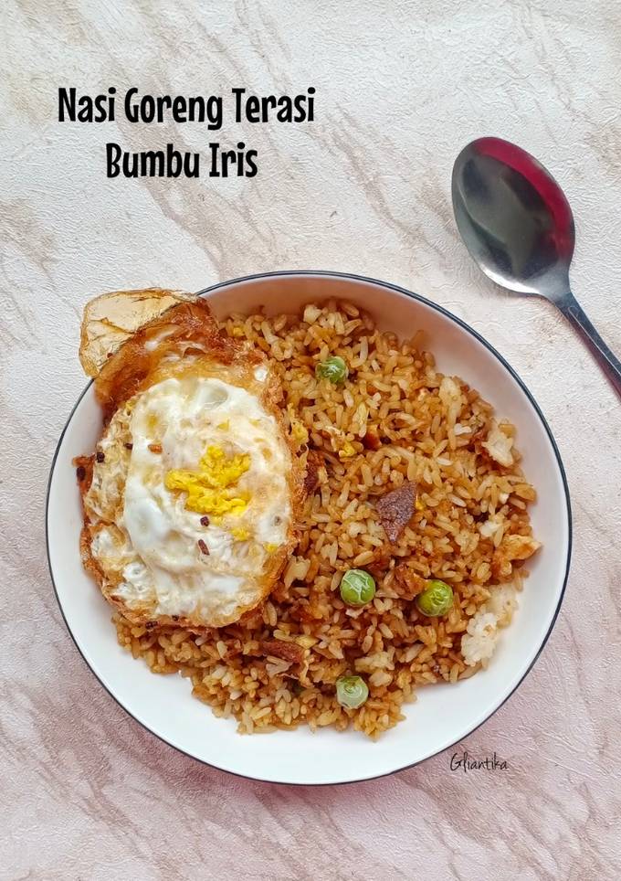 Resep Nasi Goreng Terasi Bumbu Iris oleh Glian Tika - Cookpad