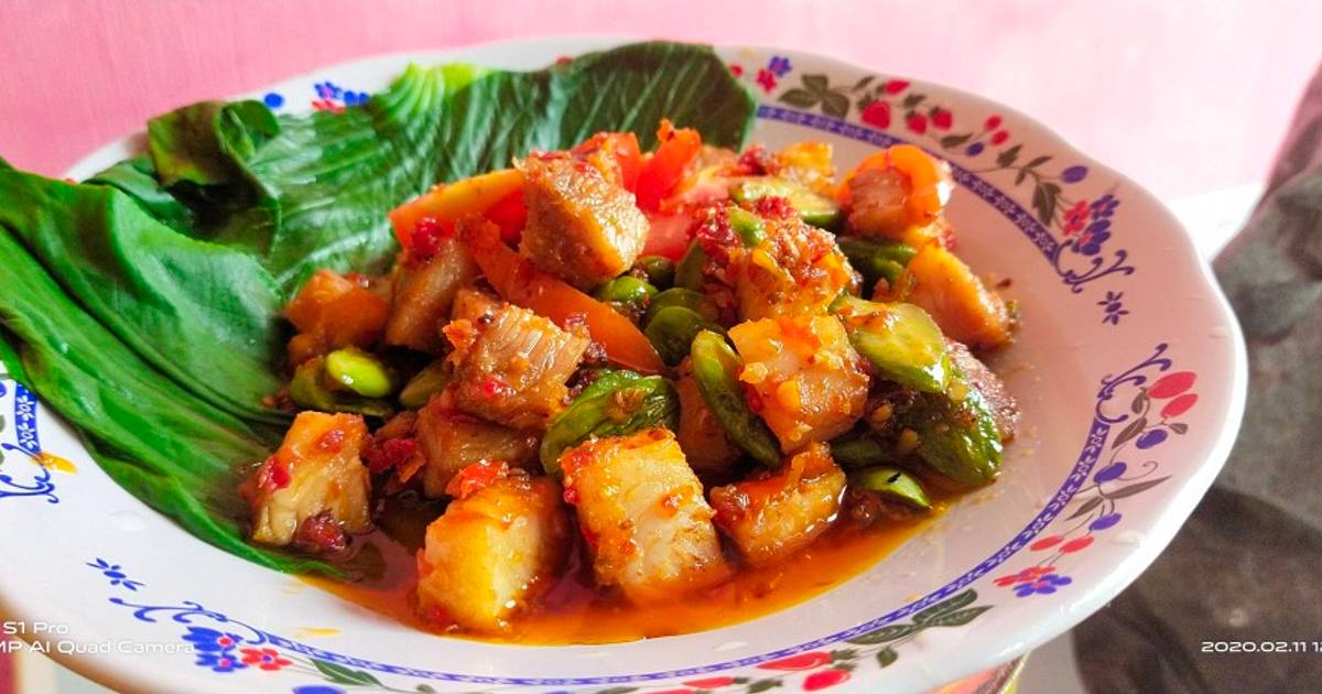 Resep Oseng ikan asin jambal dengan pete oleh feti wijayanti - Cookpad