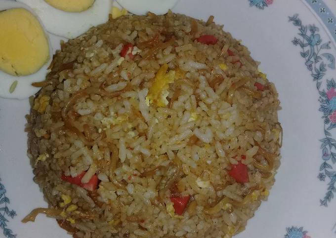 Resep Nasgor spesial oleh julia - Cookpad