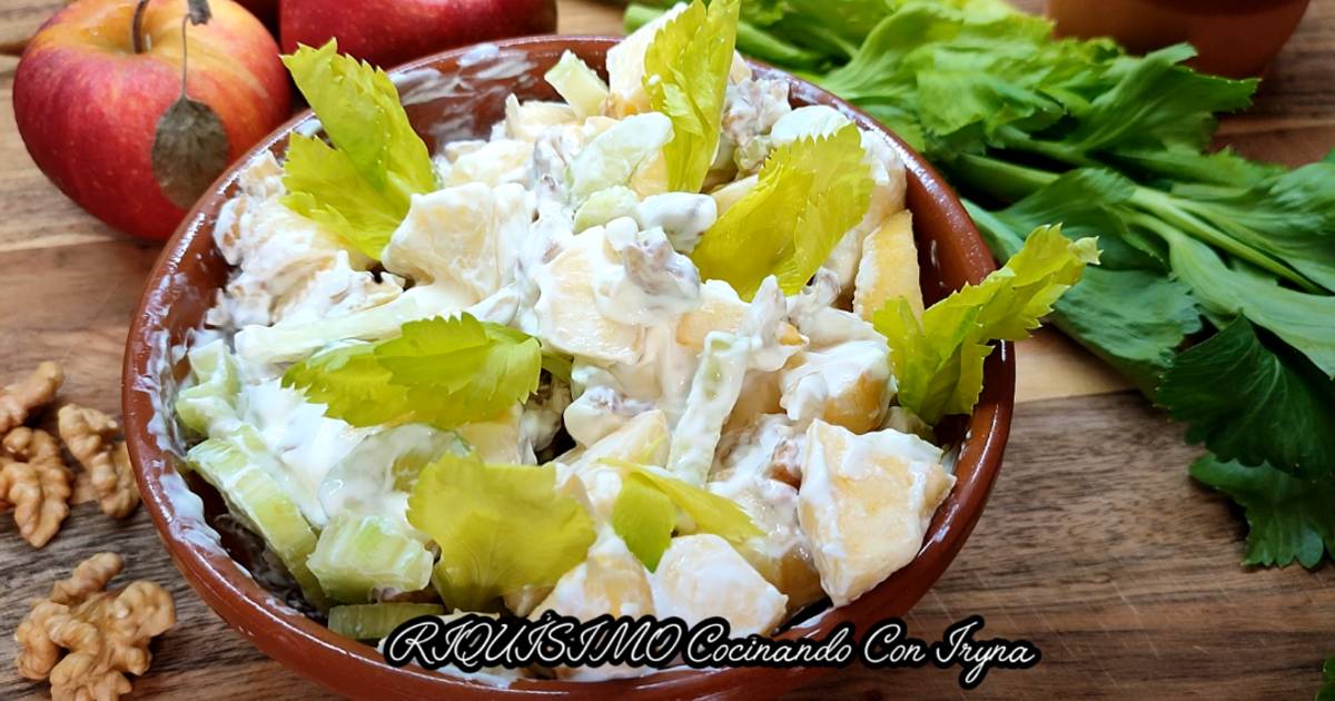 Ensalada de apio, manzana y nueces Receta de Iryna Burlutskaya