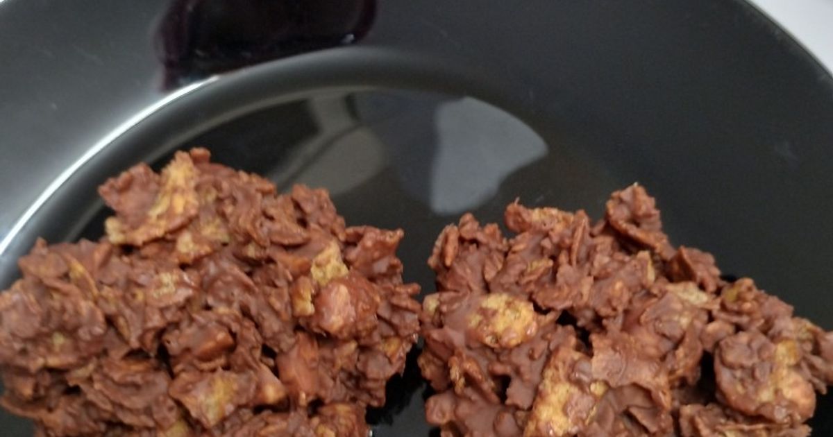 Chocolate Cornflake Cake With Hazelnut Recipe by Dawnann68s - Cookpad