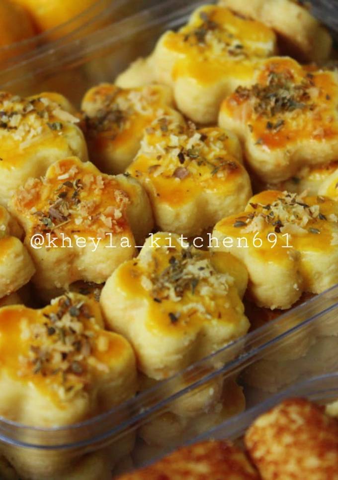 Resep Garlic cheese cookies oleh Kheyla's Kitchen - Cookpad