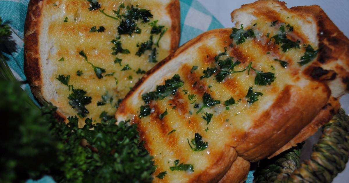 Garlic bread Recipe by Rozina Dinaa - Cookpad