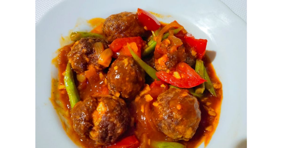 Resep Bola Daging Sapi Isi Telur Puyuh,Bumbu 🍅 oleh Natalie - Cookpad