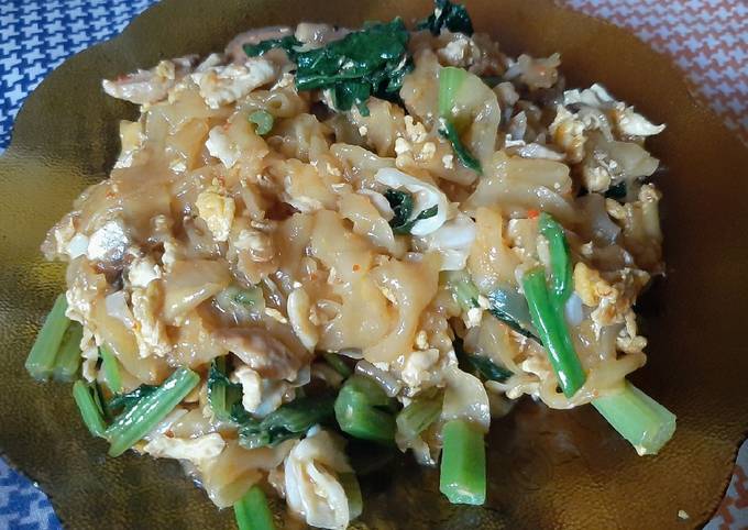 Resep Kwetiau goreng pedas manis gurih oleh Zanzi Baaarrr - Cookpad