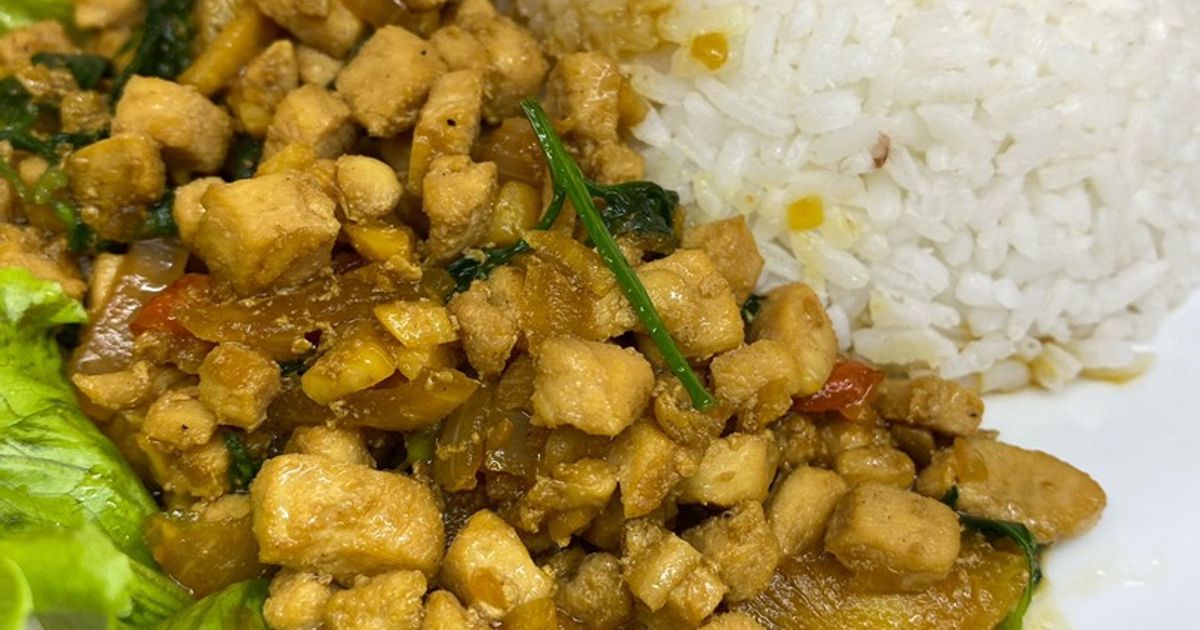 Resep Pad Ka Prao Gai (Thai Chicken Basil) ผัดกระเพราไก่ oleh Nhinie ...