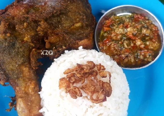 Resep Ayam Goreng Pandan oleh mama_keizeeqyu - Cookpad