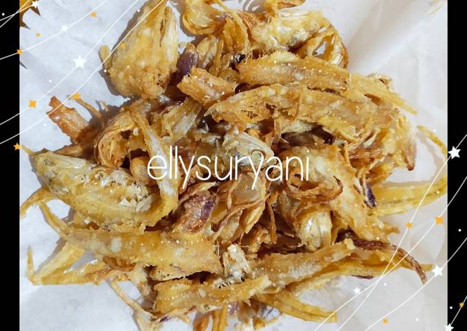 Resep Ikan Asin Bulu Ayam Garing Gurih oleh Elly Suryani - Cookpad