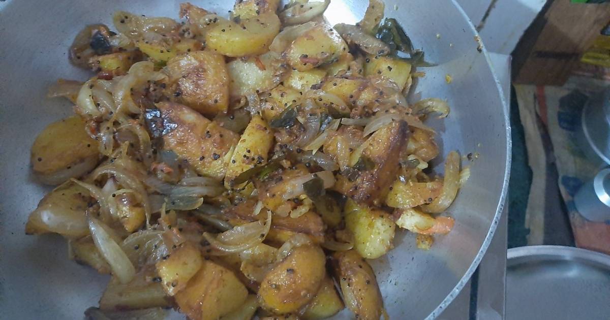Aloo pyaaz ki sabzi Recipe by Rashmi Rawat - Cookpad