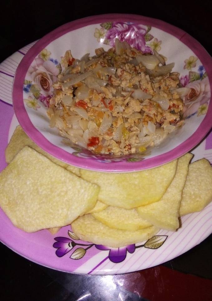 Fried yam with scrambled egg girki daga Oum Nihal - Cookpad