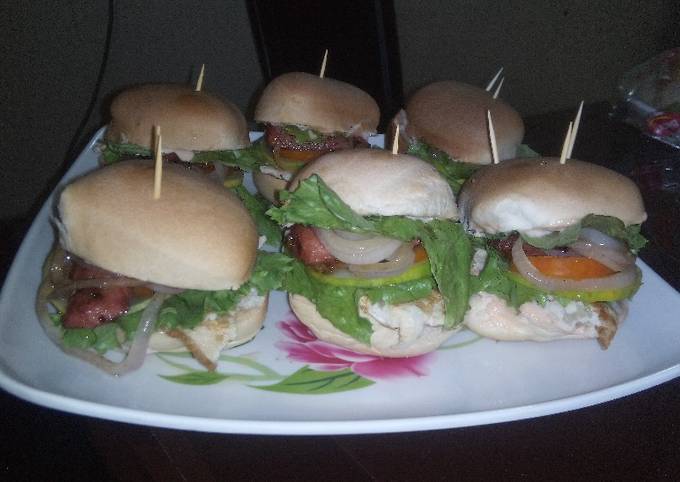 Mini burger Recipe by Fadeelah Yari ️ - Cookpad