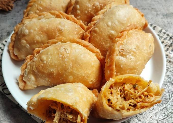 Resep Pastel Isi Ayam Kari oleh Nuniek Wijayanti - Cookpad