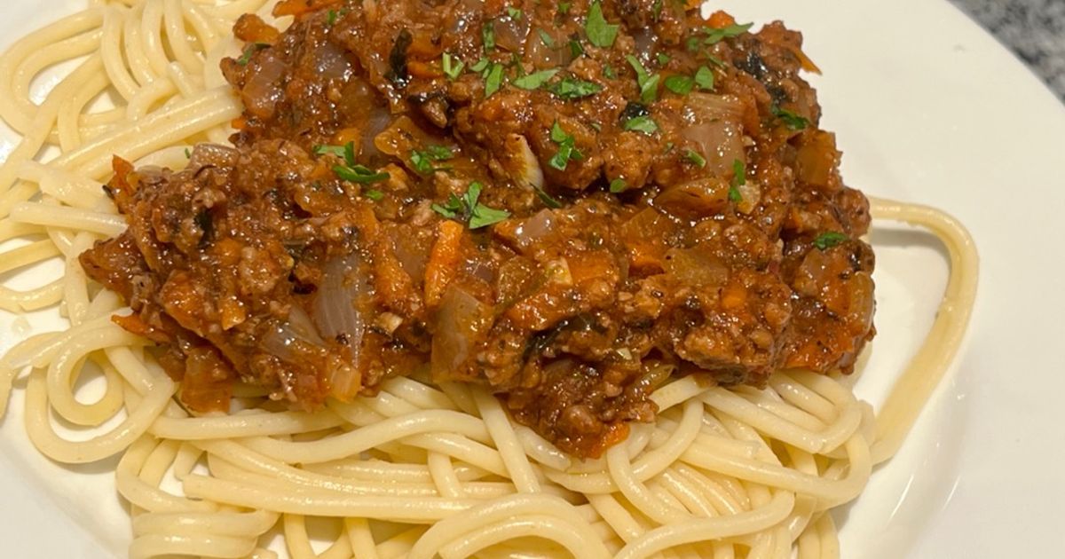Resep Homemade Spaghetti Bolognese oleh Married to Job - Cookpad