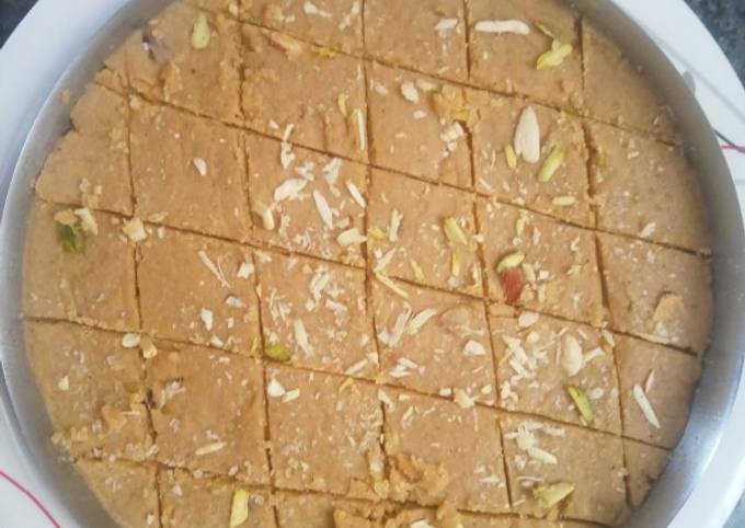 Gujarati traditional sweet sukhdi Recipe by Shobhana Vora - Cookpad