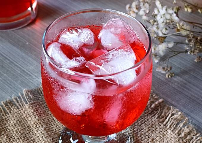 Resep Es Setrup - sirup frambozen oleh Devi Aini - Cookpad