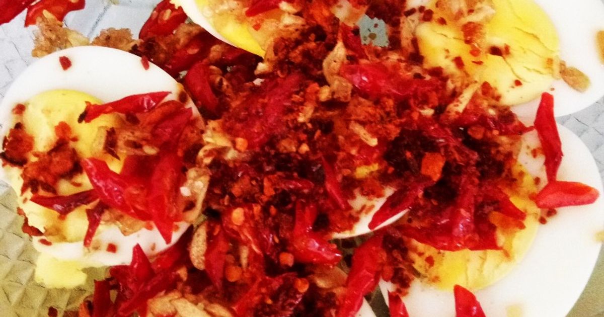 Resep Telur Rebus Tabur Cabe oleh astrid.ayasophia - Cookpad