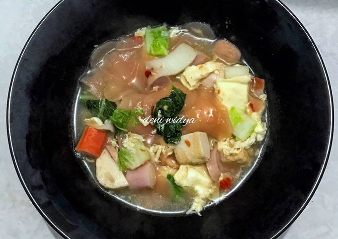 Resep Seblak Sosis Bakso Ikan oleh deni widya - Cookpad