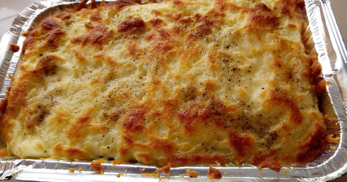 Cheesy Shepard's Pie Recipe by Chef Fasma - Cookpad