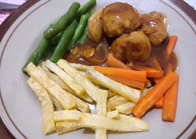 Resep Bistik Bola Ayam oleh Dapur Manda (Manda Mamaliedha) - Cookpad