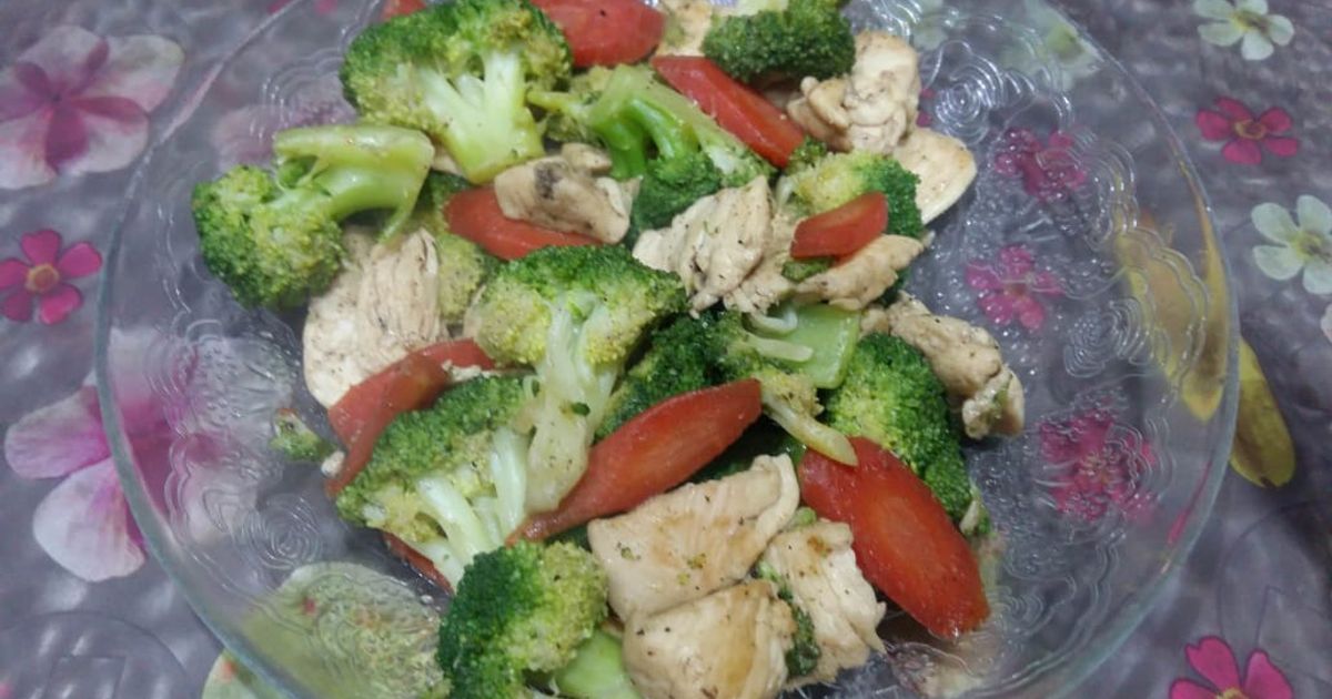 Chicken Broccoli Salad Recipe by Humaira Saleem - Cookpad