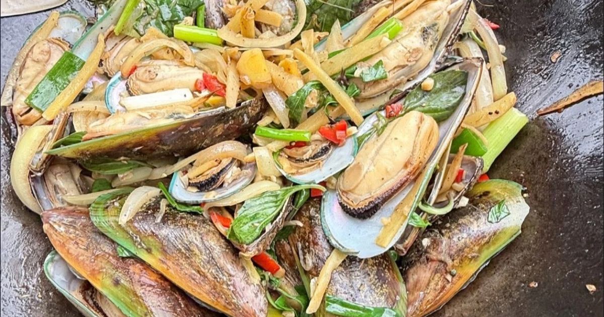 Stir Fry Mussels With Ginger And Basil Recipe By Sovanna’s Cooking And ...