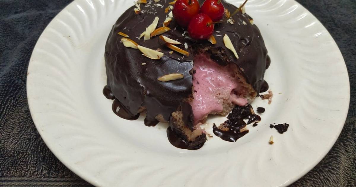 Red valvate choco dom Recipe by Farida Sadikot - Cookpad