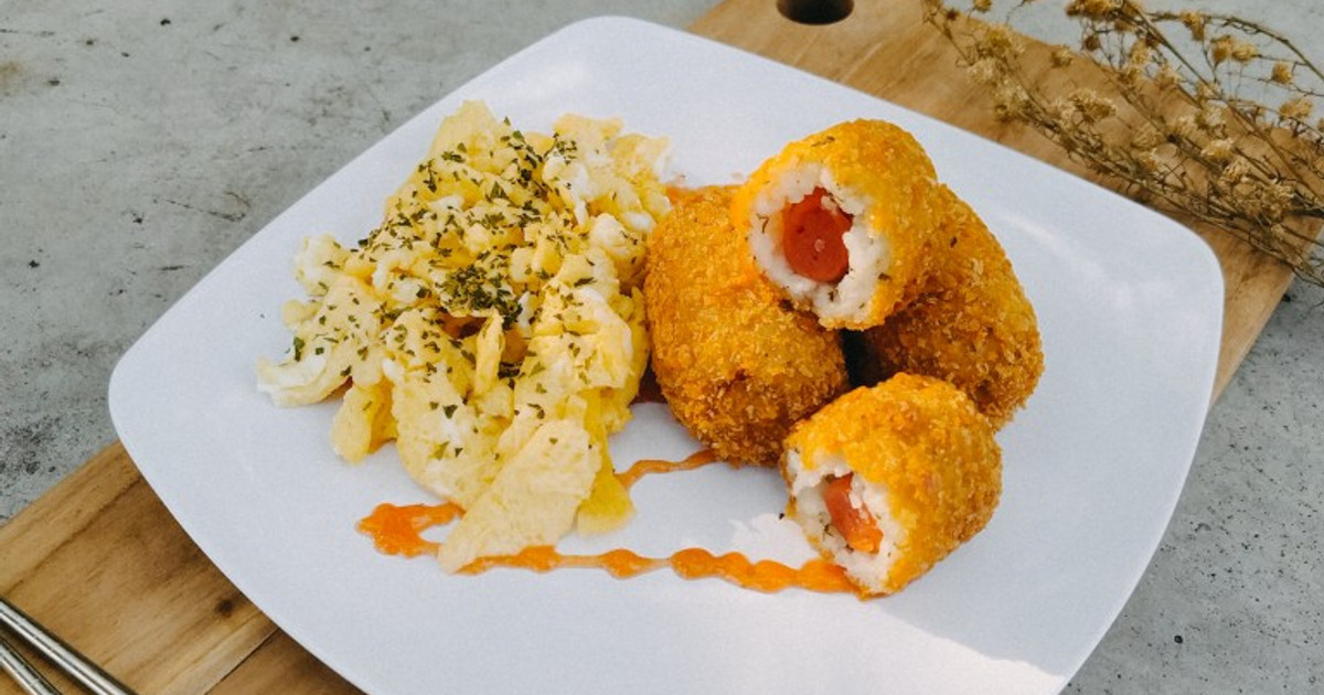 Resep Rice Nugget Sausage With Scrambled Eggs oleh Difia Kurnia - Cookpad