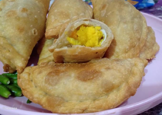 Resep Pastel isi wortel kentang telur oleh Ririn Ika Martini - Cookpad