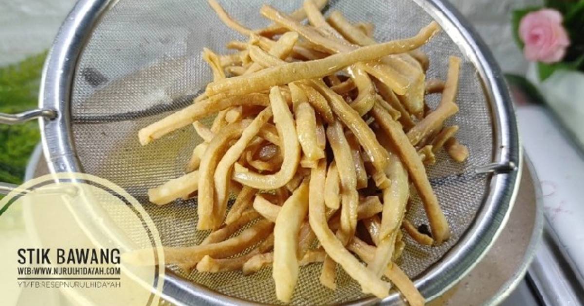 Resep Stik Bawang Renyah oleh Nurul Hidayah - Cookpad