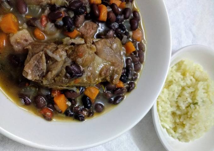 Guiso de porotos negros Receta de Rosi May- Cookpad