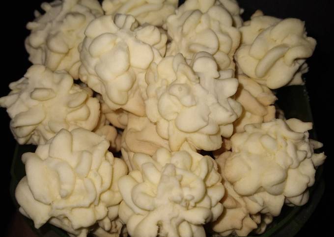 Resep Kue sagu susu mudah oleh Mom Asyraf Kitchen - Cookpad